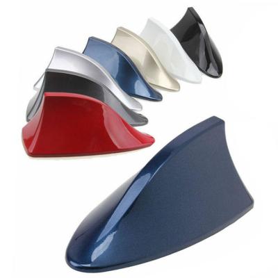 Cina ODM 0 - 1dBi FM universale/SONO antenna radiofonica del tetto dell'automobile dell'aletta del pesce in vendita