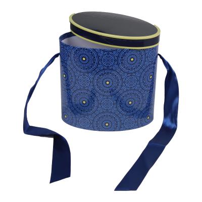 Cina Ribbon Decoration Golden Edge Rigid Packaging Box With Lid in vendita