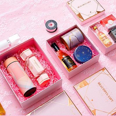Cina Delicated Art Paper Beautiful Gift Box con il coperchio per il cosmetico fatto a mano del sapone in vendita