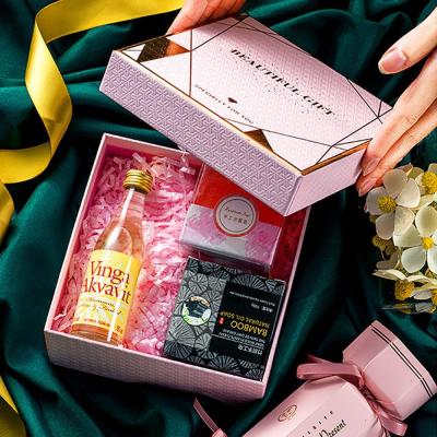 Cina Delicated Art Paper Beautiful Gift Box con il coperchio per il cosmetico fatto a mano del sapone in vendita