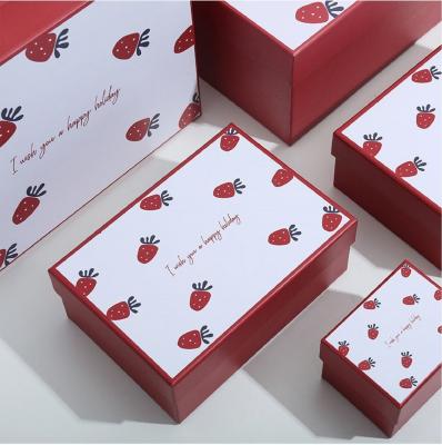 China Empacotamento luxuoso da caixa de presente do batom do dia de Valentim do teste padrão da morango à venda