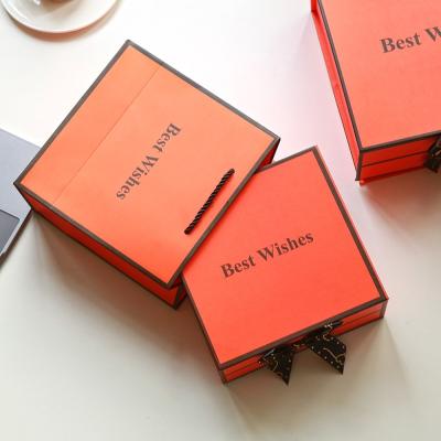 China Pre Wrapped Cardboard Flip Top Gift Boxes With Magnetic Catch à venda