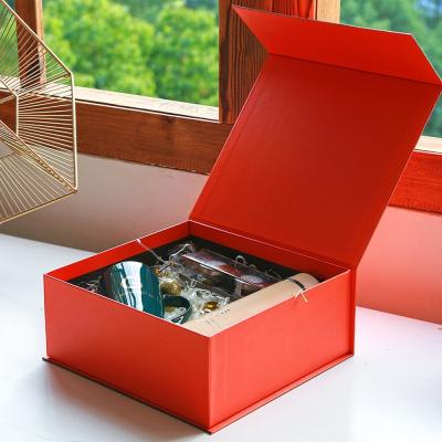 China Pre Wrapped Cardboard Flip Top Gift Boxes With Magnetic Catch zu verkaufen