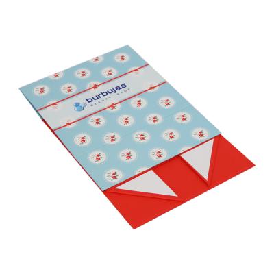 Cina Contenitore di regalo di carta rigido pieghevole ricoprente UV del punto, Flip Top Magnetic Box per abbigliamento in vendita