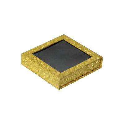Китай подарочная коробка прозрачного окна 10*10*3.5cm твердая бумажная с золотом подноса ЛЮБИМЦА сияющим продается