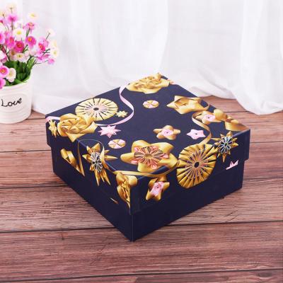 Cina L'imballaggio cosmetico su ordinazione dei blu navy inscatola 20*20*10cm con la carta della rafia in vendita