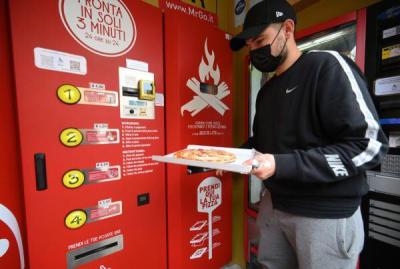 Cina Macchina venditrice di pizza appena cotta con forno a riscaldamento rapido per edifici per uffici in vendita