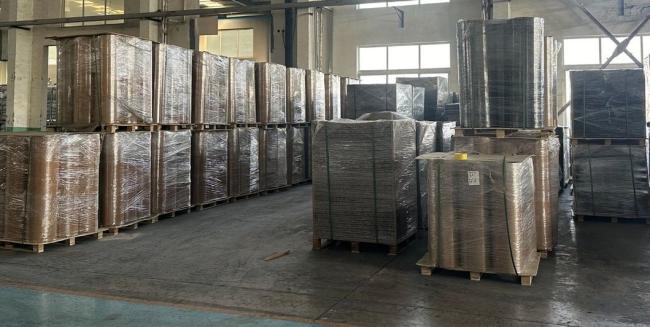 Rubber Flooring Roll Available in 3~20mm to Satisfy Commercial or Residential Application