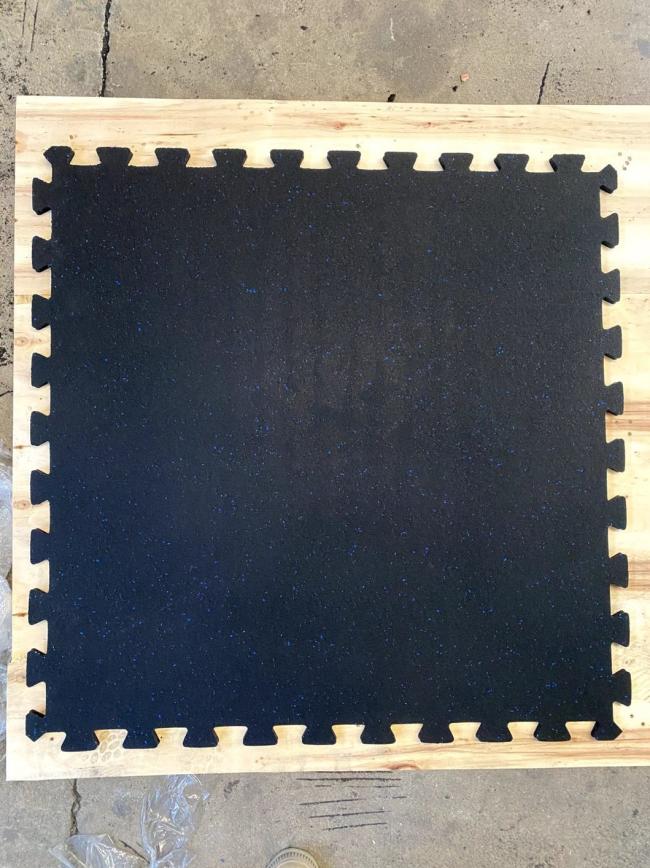 1000mmx1000mmx20mm Interconnecting Rubber Flooring Tiles for Home Gyms or Garage