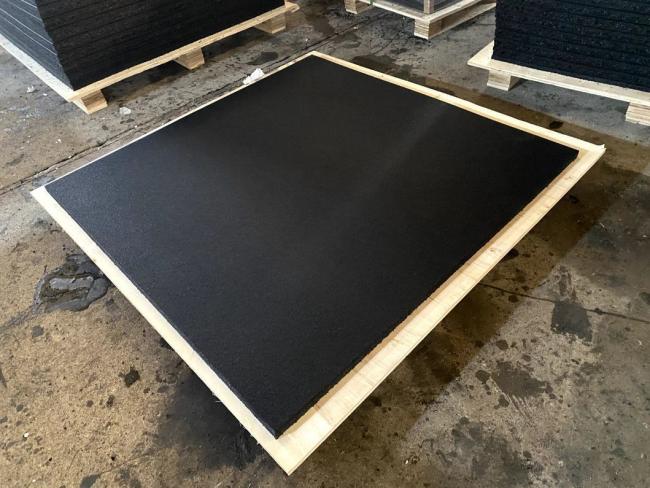 Vulcanizing Rubber Floor Tiles with Colorful EPDM Dots for Gym Equipment