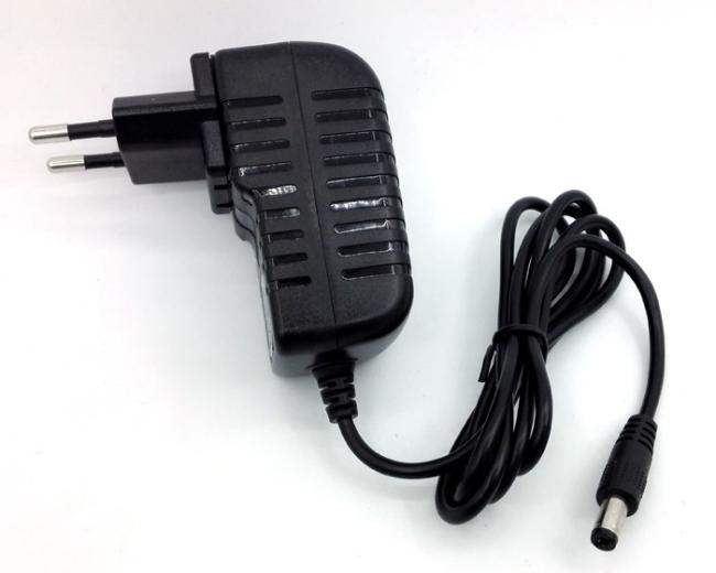 9 volt 3 amp power adapter