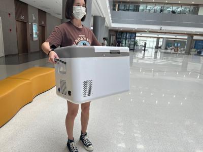 Cina Congelatore portatile per vaccini ospedalieri a corrente continua a 12 V con compressore e controllo di temperatura preciso in vendita