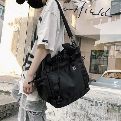 Cina Borsa da viaggio a spalla stampata a vetro di seta per il design alla moda e l'anniversario del dipendente in vendita