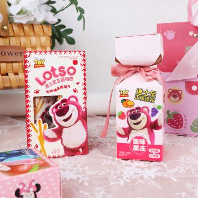 Cina Cartoon Strawberry Bear Baby Set di souvenir a mano per bambini personalizzato con il tuo logo in vendita