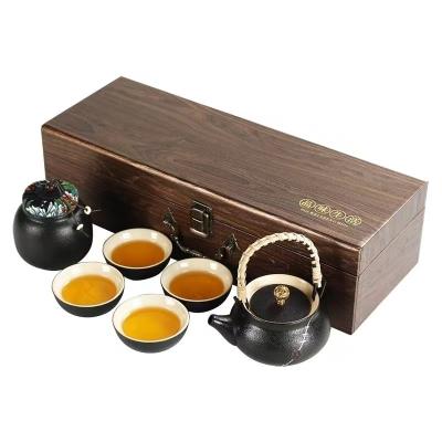 中国 独特 の デザイン の 家庭 茶 杯 と 遠隔 山 の 茶 セット を 贈り物 と し て 贈る 販売のため