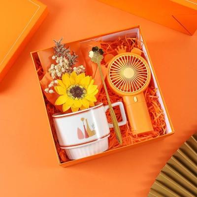 Cina Custom Logo Coppa e regalo a mano Set perfetto per l'agricoltura incontro annuale a Natale in vendita