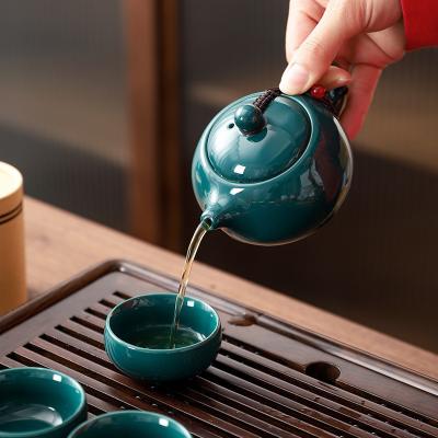 China Elegante Chinese theeset Celadon Shih Tzu Pot met 4 kopjes en Sandelhout wierookbrander Te koop