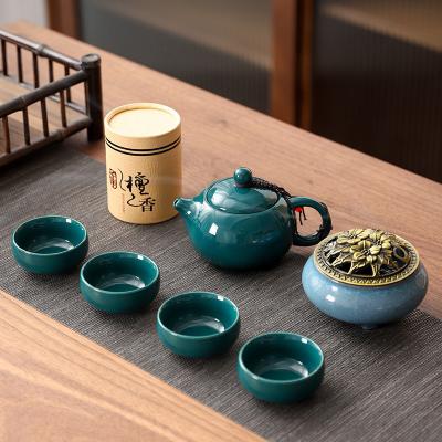 China Elegante Chinese theeset Celadon Shih Tzu Pot met 4 kopjes en Sandelhout wierookbrander Te koop