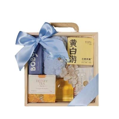 Cina Relazioni con gli alunni/Rincontri di classe Acrilico trasparente Scatola portatile in legno per borsa regalo in vendita
