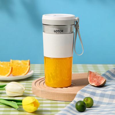 China Father's Day Gifts Household Multifunctional Portable Juicer with Customer's Logo for sale