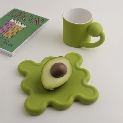 Cina Porta un tocco di creatività alla tua collezione di tazze con questo set di tazze Planet in vendita