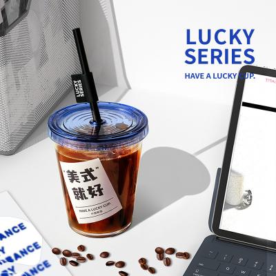 Cina Stampa UV Coppa da caffè a paglia con coperchio di birra fredda estiva Coppa conveniente e elegante in vendita
