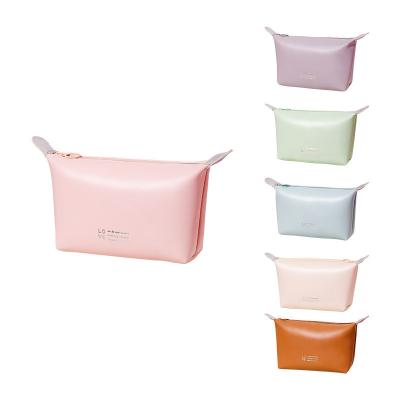 China Waterproof Portable PU Dumpling Storage Bag for Travel Agency Giveaways for sale