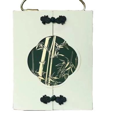 Scatola regalo portatile per il giorno dei pazzi perfetto per il regalo e le attività di ritorno della damigella d'onore