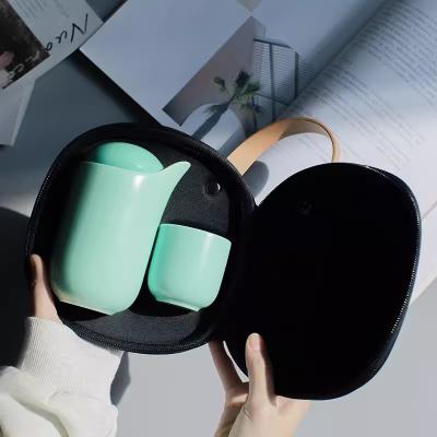 China Style Presentation Gift Set Naughty Pot Bubble G2 Tea Set Portable Quick Cup Included for sale