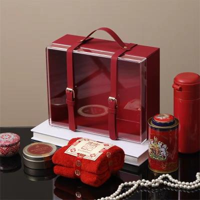 Cina Regalo per la stagione di laurea dell'hotel e del resort colorato in acrilico con scatola regalo a mano in vendita