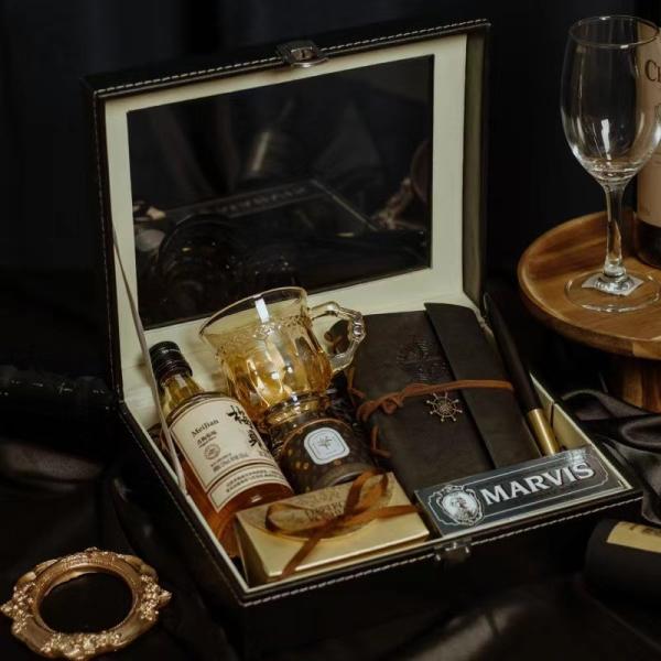 Quality High End Practical Wedding Bridesmaid Bridesman's Return Gift Box Set for for sale