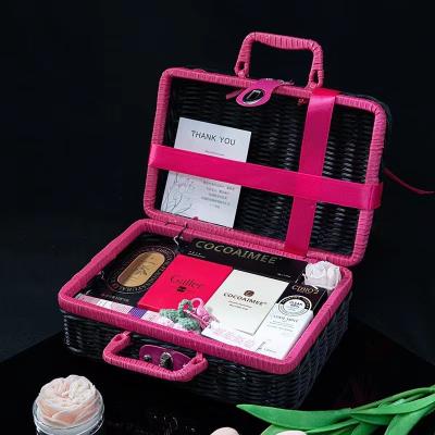 Cina 1 Color Graphics Stampa e Prodotti per ufficio Meihei Spliced Vine Basket Gift Package in vendita