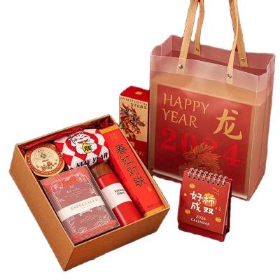 China Conjunto de papel Kraft para prendas do Festival de Primavera em hotéis e resorts 1 ano de impressão a cores à venda