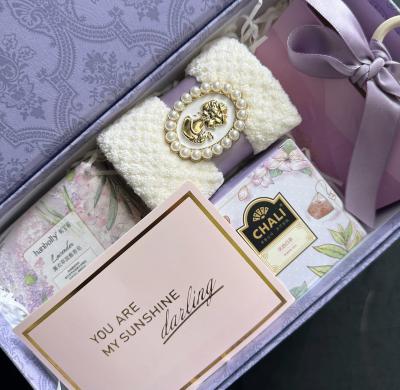 China Exclusieve trouwcadeau set milieuvriendelijke paarse metalen snoepdoos voor autoliefhebbers Te koop