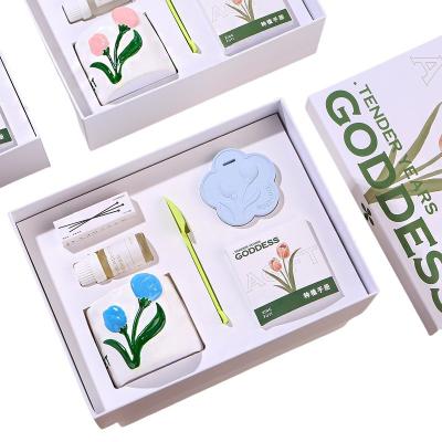 China Celebre o Dia das Mulheres com o presente perfeito caixa de presente de velas de flor aromaterapia criativa à venda
