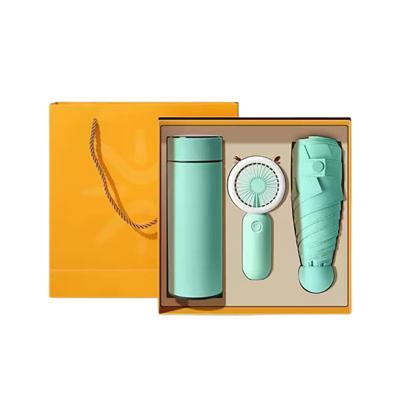 Cina Presentazione Set regalo ventilatore ombrello e tazza termo Perfetto per le attività estive in vendita