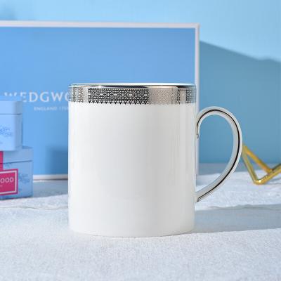 China Surpreenda os seus clientes com esta caneca de renda de platina e caixa de presente de frasco de chá portátil à venda