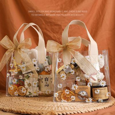 China Hotel en resort cadeautjes Little Daisy Handheld PVC boog lint cadeau doos voor Godin Dag Te koop