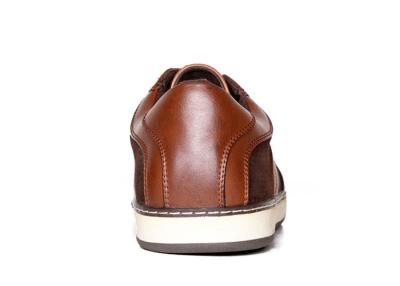 Cina Scarpe da ginnastica da uomo classiche marroni, scarpe da uomo in pelle originale. in vendita