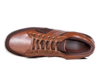 Cina Scarpe da ginnastica da uomo classiche marroni, scarpe da uomo in pelle originale. in vendita