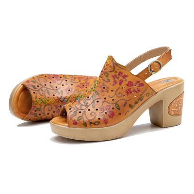 Chine Les femmes de la mode bohème sandales orange en cuir en bloc sandales à talons à vendre