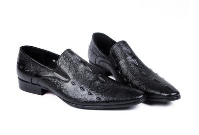 Cina Calzature da uomo in pelle in taglia normale, scarpe da sole a punta. in vendita