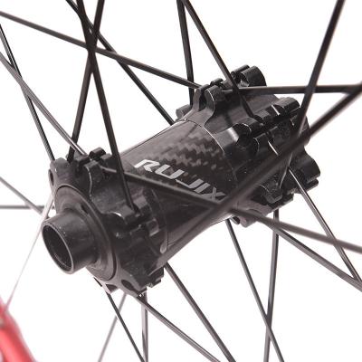 China Lightweight Disc Brake Road Bicycle Wheelset 700c Tubeless Type 24H Spoke Hole for sale