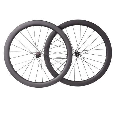 China 24H Spoke Hole 700c Carbon Fiber Bike Wheels with Disc Brake Customizable Carbon Wheelset for sale