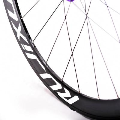 China 700C Road Bicycle Wheel Set Black With Disc Brake And 50mm Frame Height Six Jaw for sale