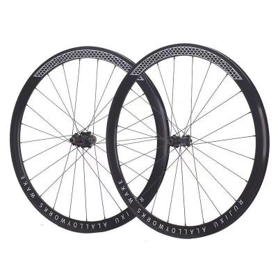 Cina Set di ruote per bici da strada Ultralight 690 Ring Road personalizzabile con mozzo colorato in vendita