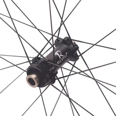 Cina Set di ruote per bici da strada Ultralight 690 Ring Road personalizzabile con mozzo colorato in vendita
