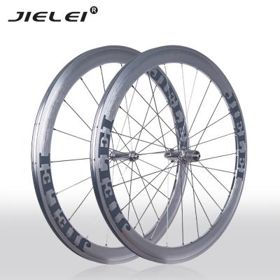 China JIELEI 700C Road Bike Wheelset with Front 2 Bearings Rear 4 Bearings Silver Clincher Tire and Taiwan Xinda Round Spokes for sale