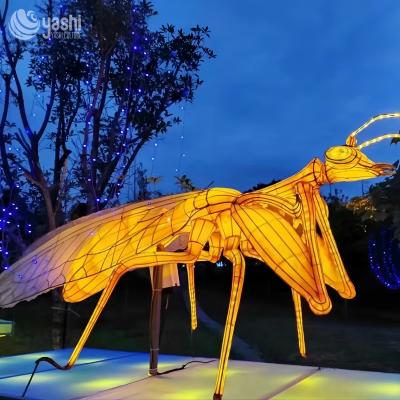 China Zoo Chinese Festival Lantern With Animated Locust Mechanical Insect Model for sale