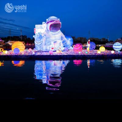 Cina Decorazione Parco Esterno Lanterna Grande Astronauta con Tema Spaziale in vendita